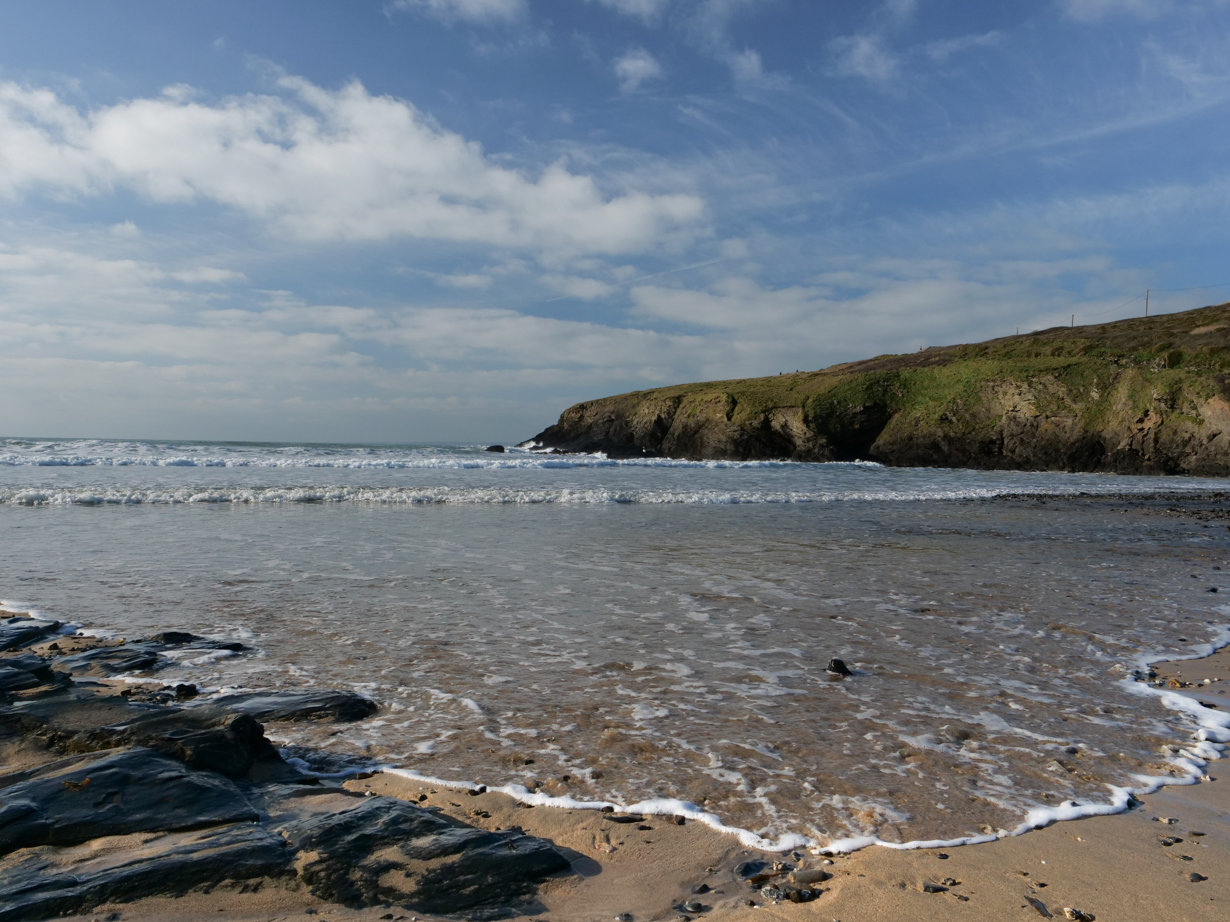 Poldhu Cove Beach Guide | Key Info & Local Tips