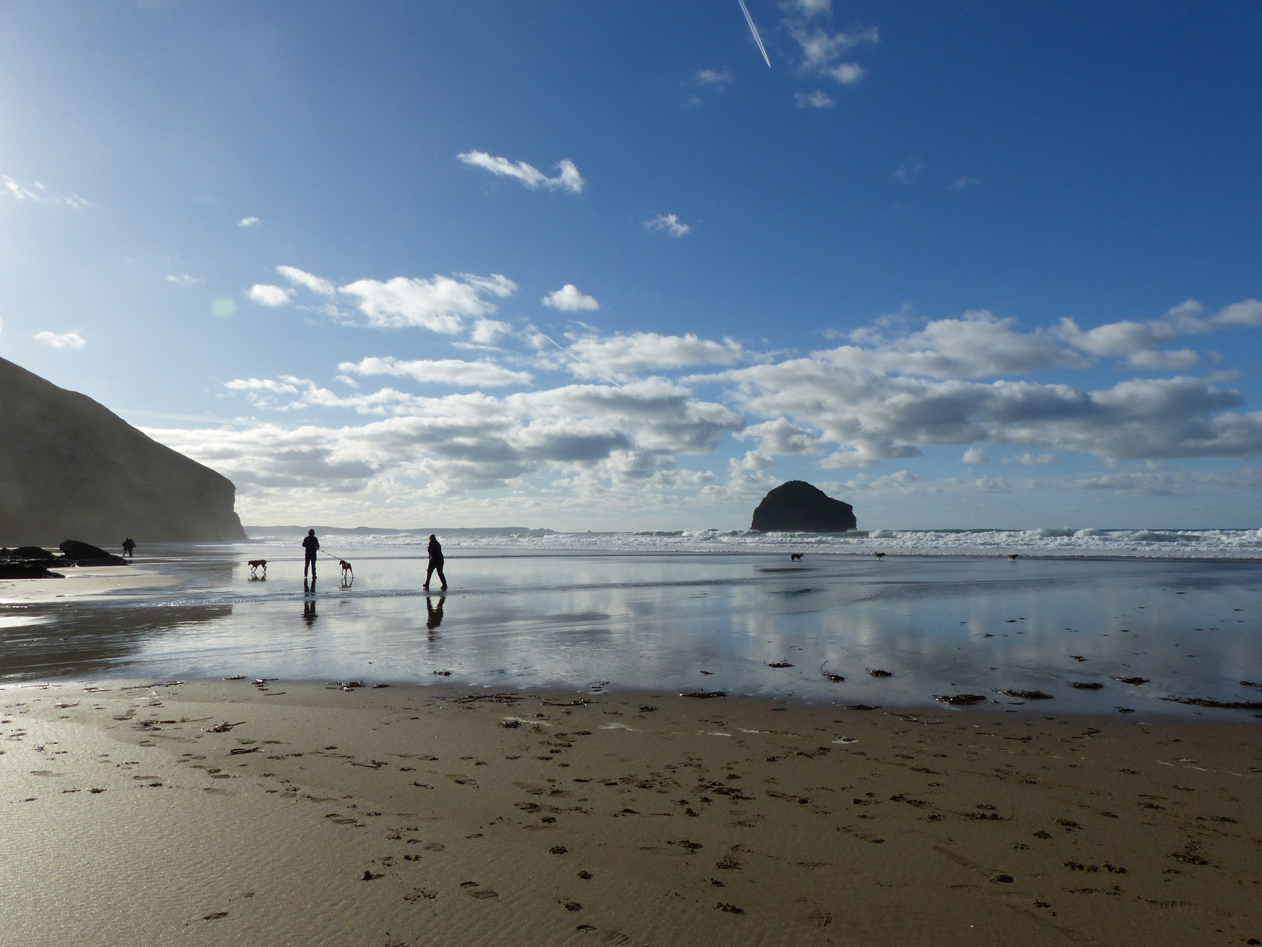 Trebarwith Strand Beach Guide | Key Info & Local Tips