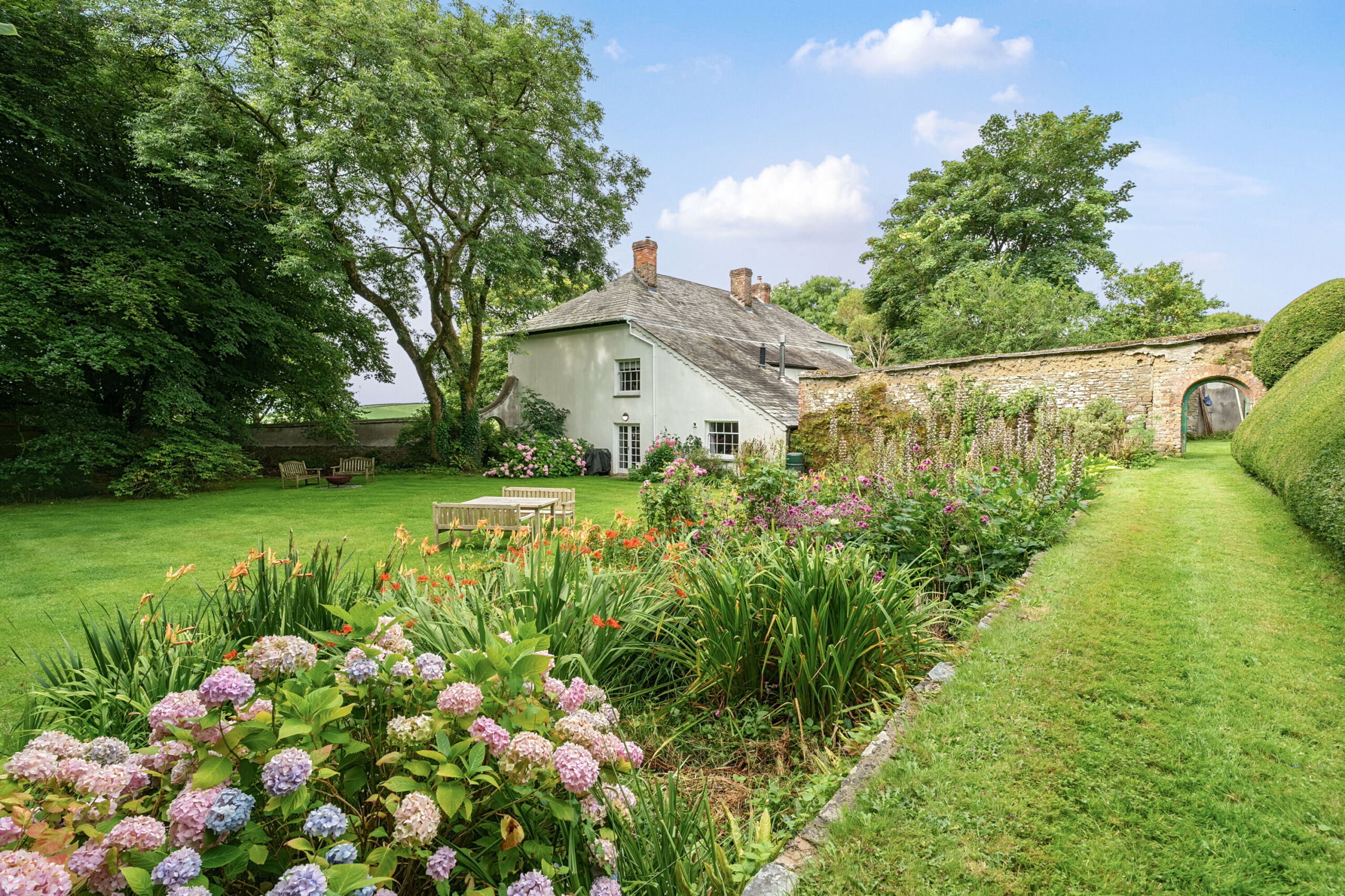 Cornwall Country Cottages | Book a Luxurious Country Cottage in Cornwall