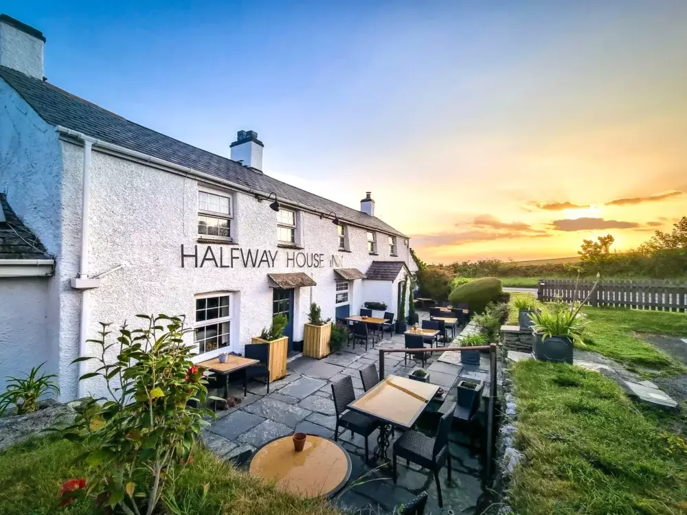 50 Best Pubs and Bars in Cornwall | Cornish Secrets